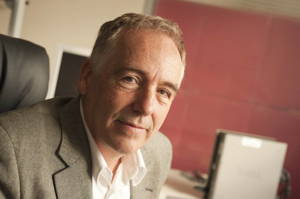 Professor Guy Pujolle (FR) dá palestra sobre o futuro da segurança em ...